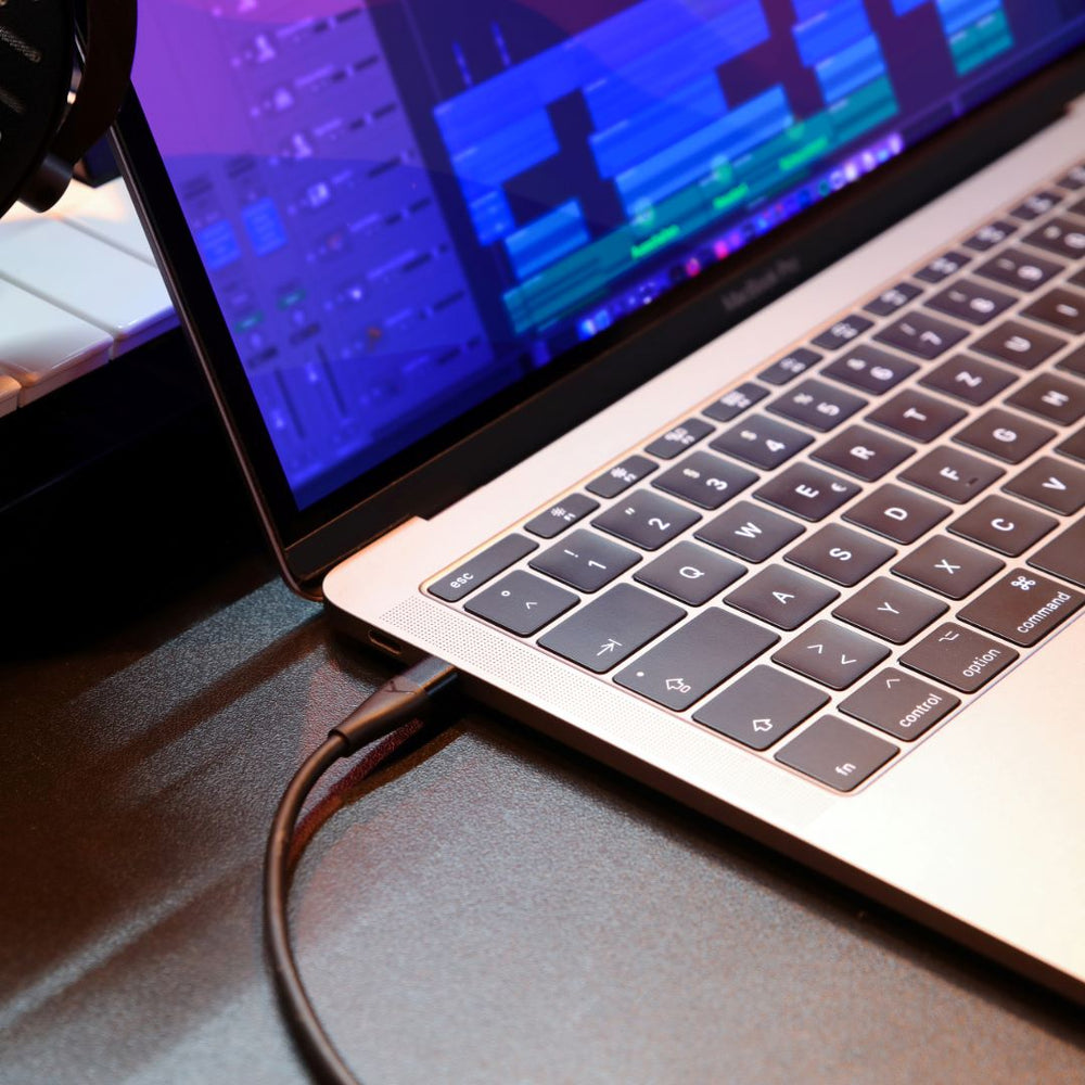 USB-C Professional Headphone with in-line Remote, Microphone & DAC.